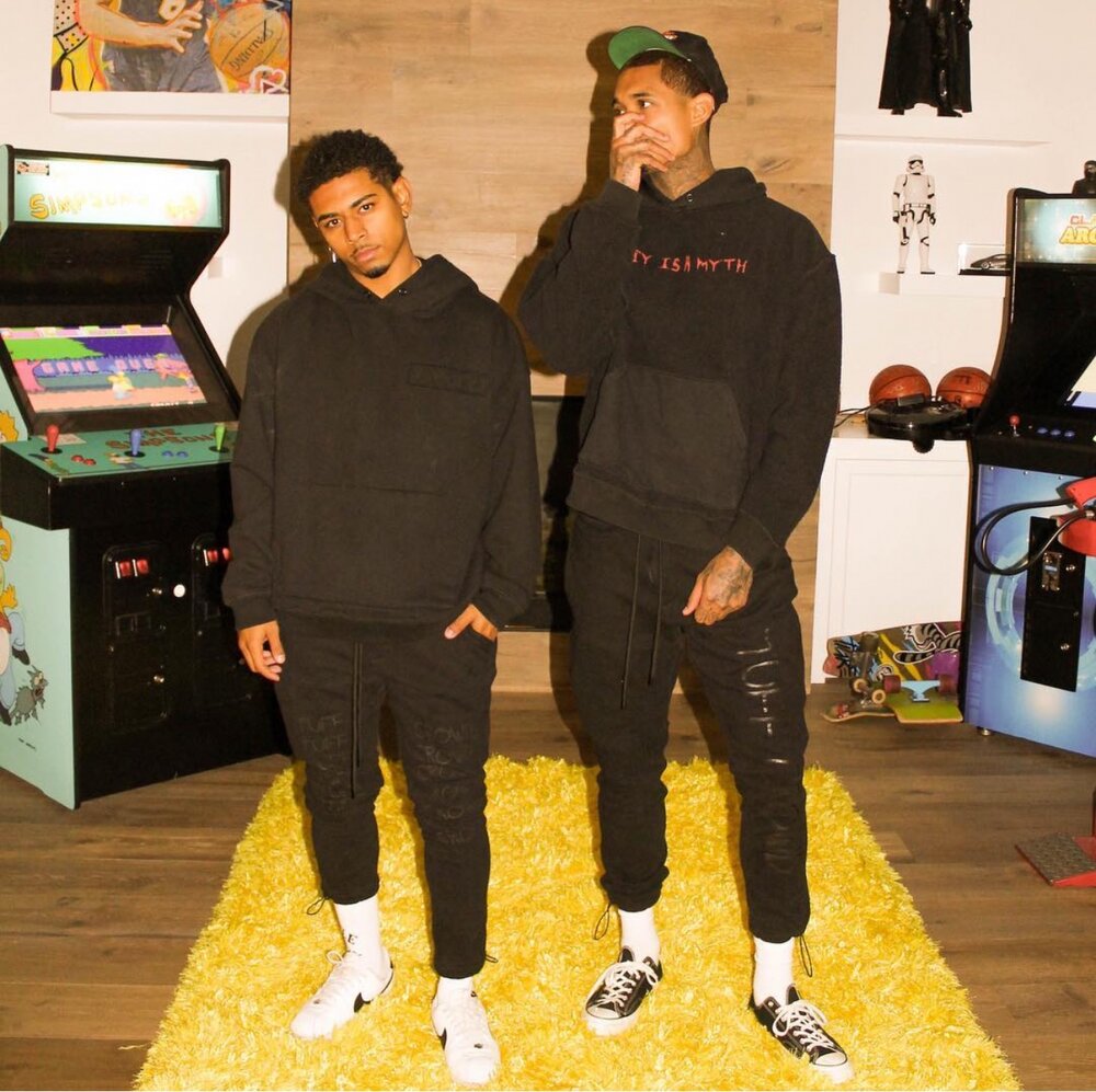 TUFF CROWD – PARADISSTUDIOS